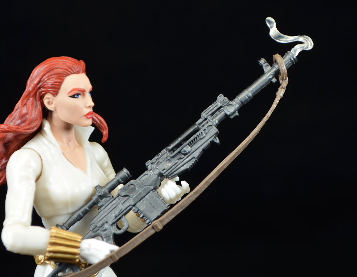 Hasbro-Marvel-Legends-Target-Deadly-Origins-Black-Widow-Review-rilfe-smoke