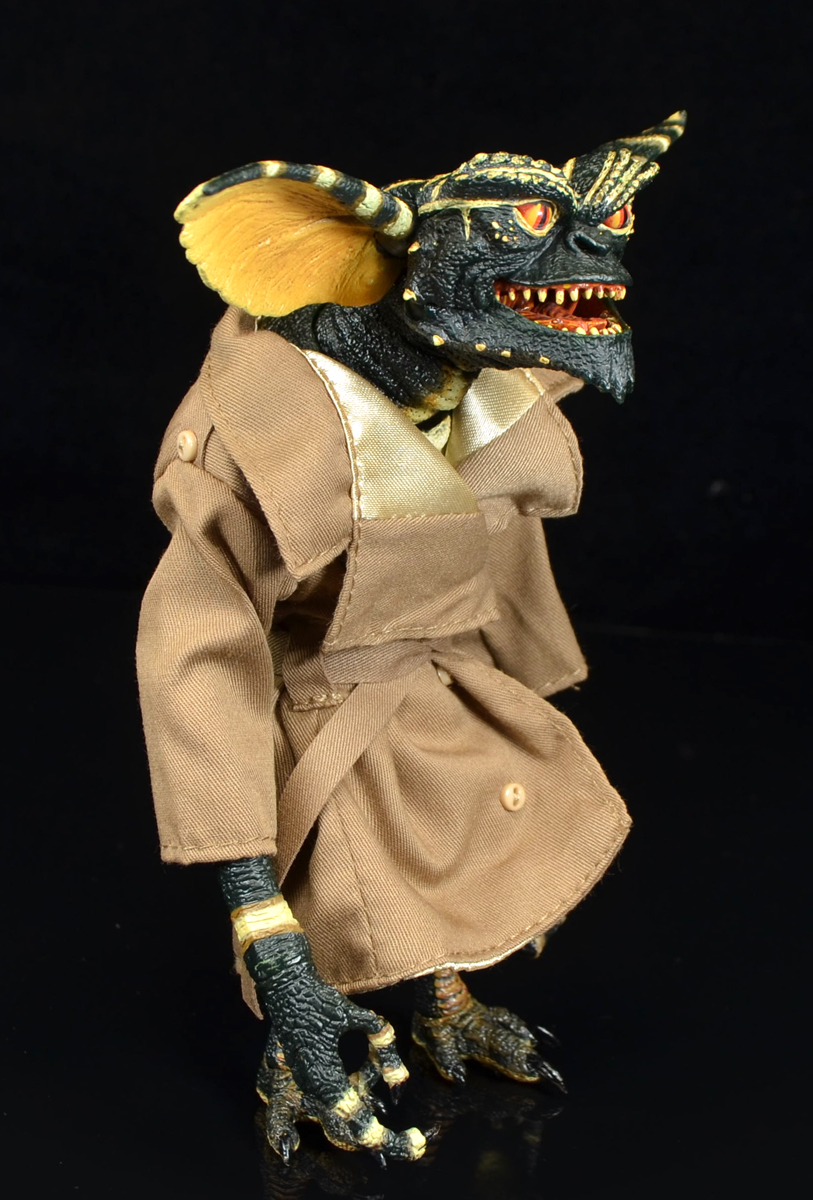 NECA-Ultimate-Flasher-Gremlin-Review-turn-1