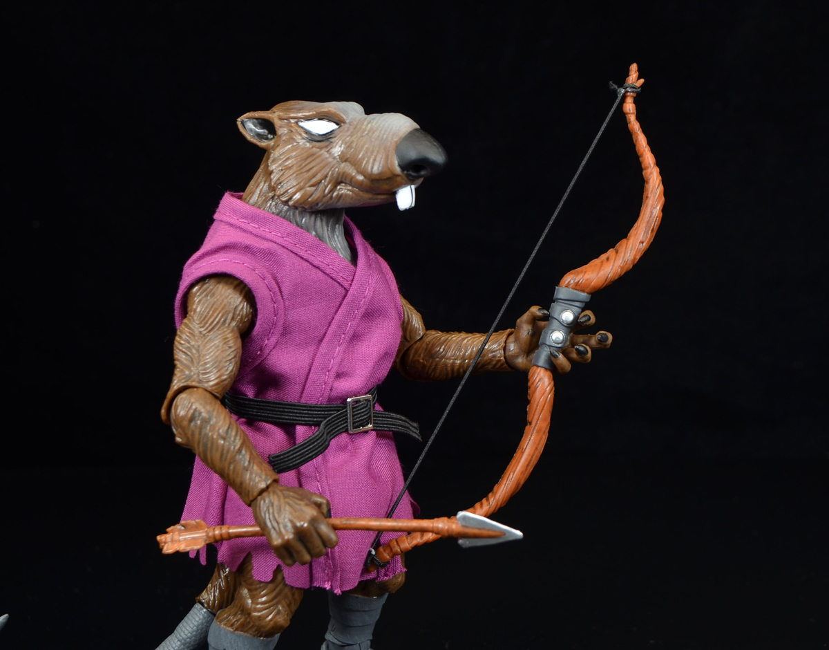 Super7-Teenage-Mutant-Ninja-Turtles-Ultimates-Splinter-Review-bow-and-arrow