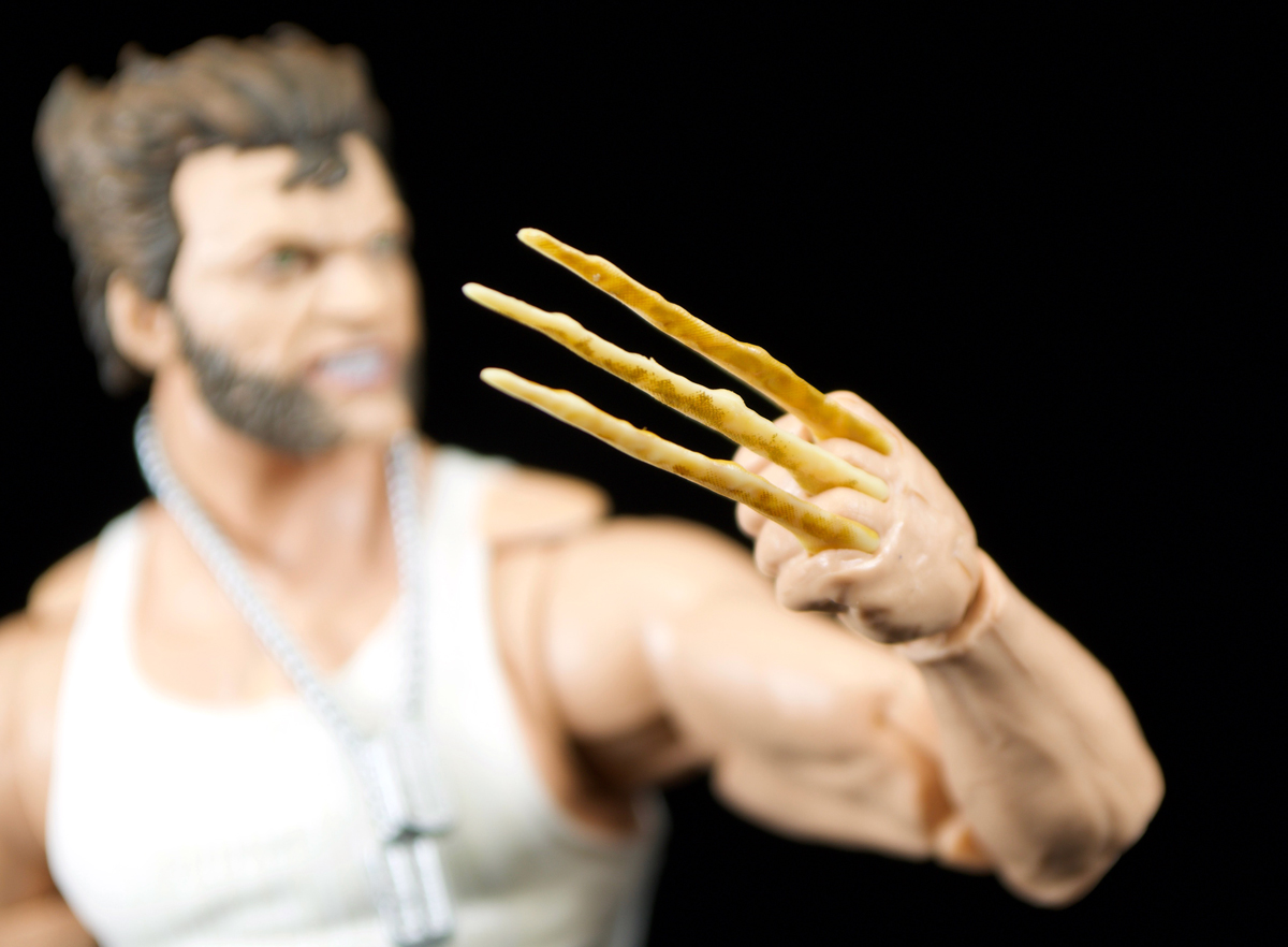 Hasbro-Marvel-Legends-Fox-X-Men-Wolverine-Review-bone-4