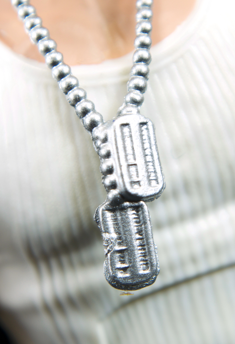 Hasbro-Marvel-Legends-Fox-X-Men-Wolverine-Review-dog-tags