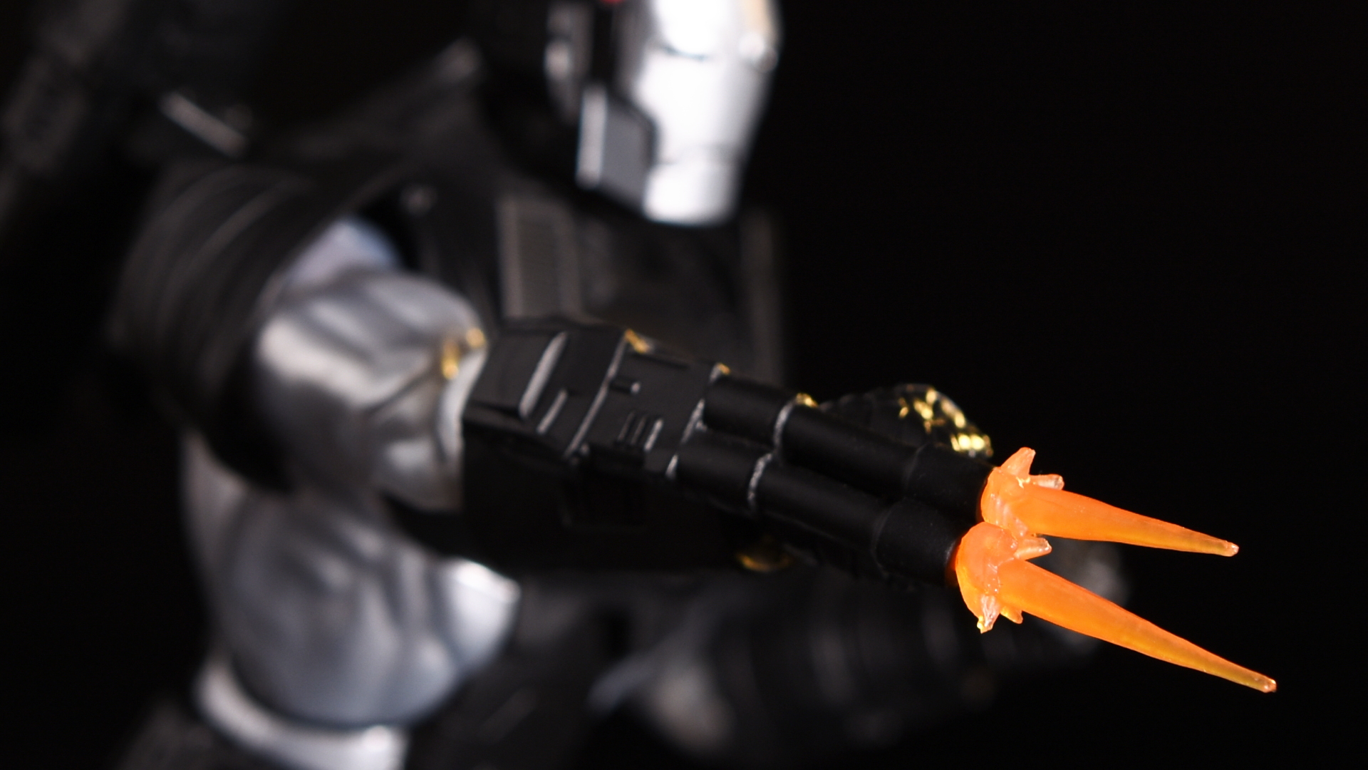 Hasbro: Marvel Legends Deluxe War Machine Review