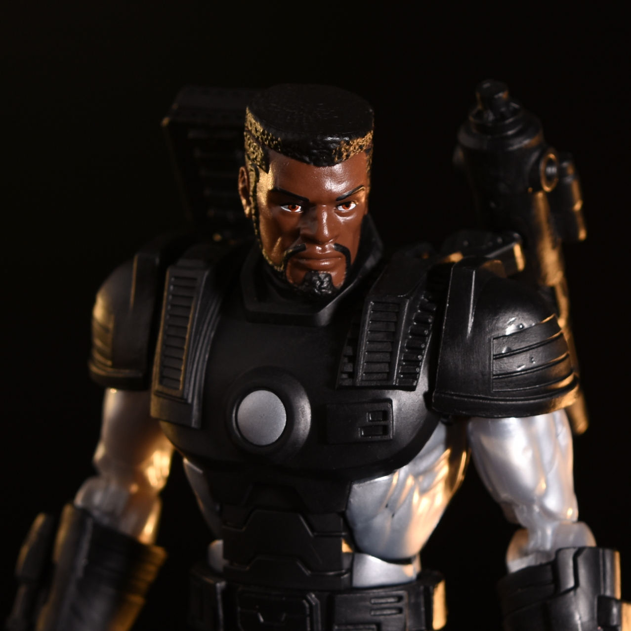 Hasbro: Marvel Legends Deluxe War Machine Review