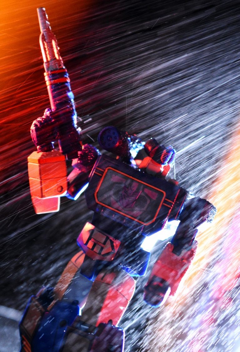 Hasbro: Transformers R.E.D. Soundwave Review