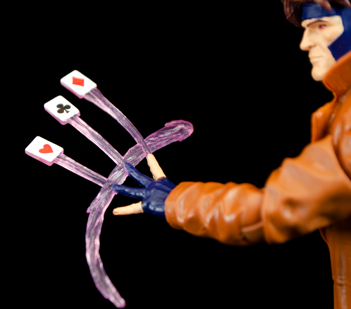 Hasbro-Marvel-Legends-Retro-Target-Gambit-Review-card-throw