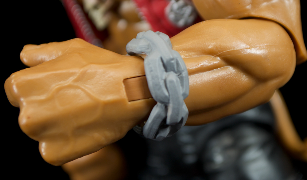 Super7-Teenage-Mutant-Ninja-Turtles-ULTIMATES-Bebop-Review-wrist-chain