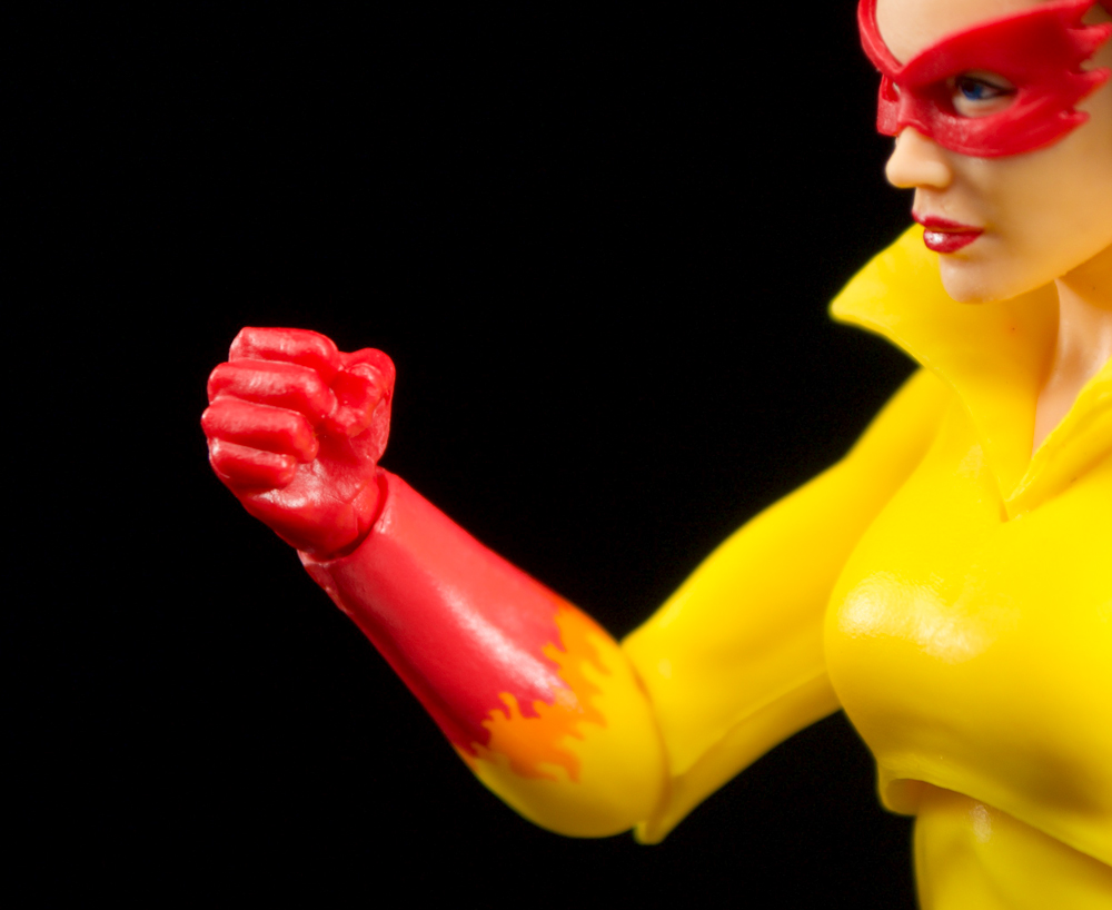 Hasbro-Marvel-Legends-Firestar-Review-fist