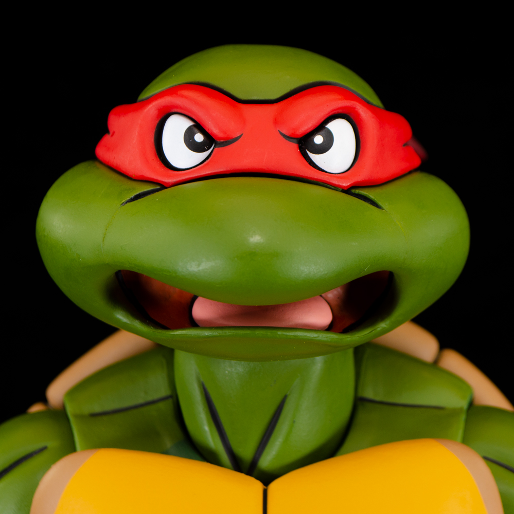 NECA: Teenage Mutant Ninja Turtles Giant-Sized Raphael Review