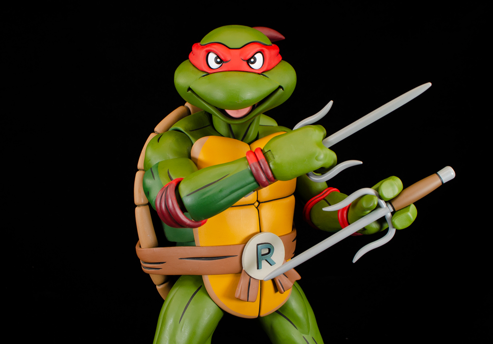 NECA-TMNT-Giant-Sized-Raphael-Review-hero-4