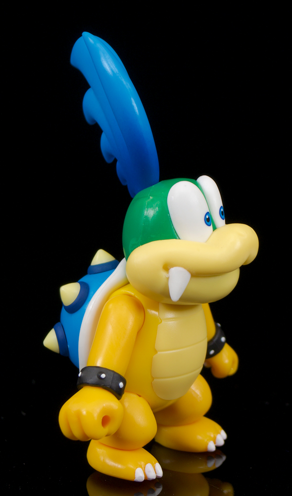 Jakks-Pacific-World-of-Nintendo-Larry-Koopa-Review-turn-1