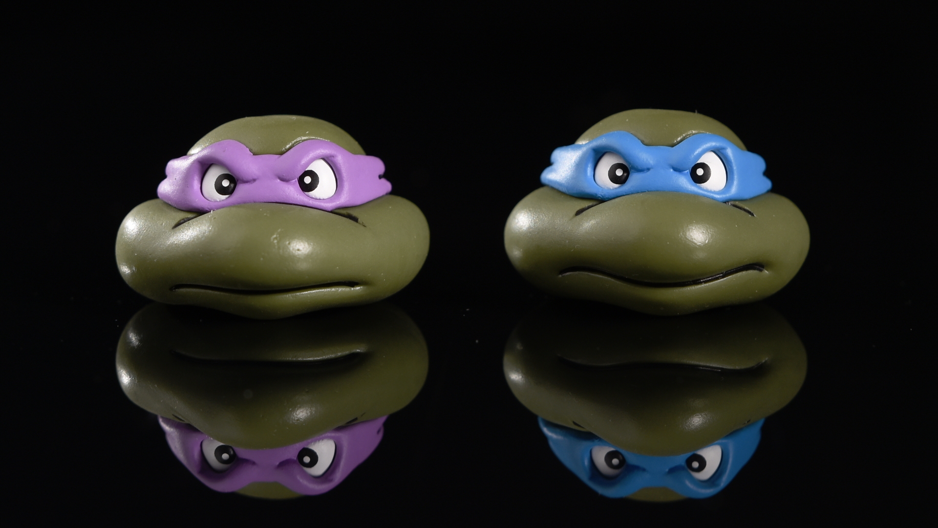 NECA: Teenage Mutant Ninja Turtles Turtles in Disguise Review