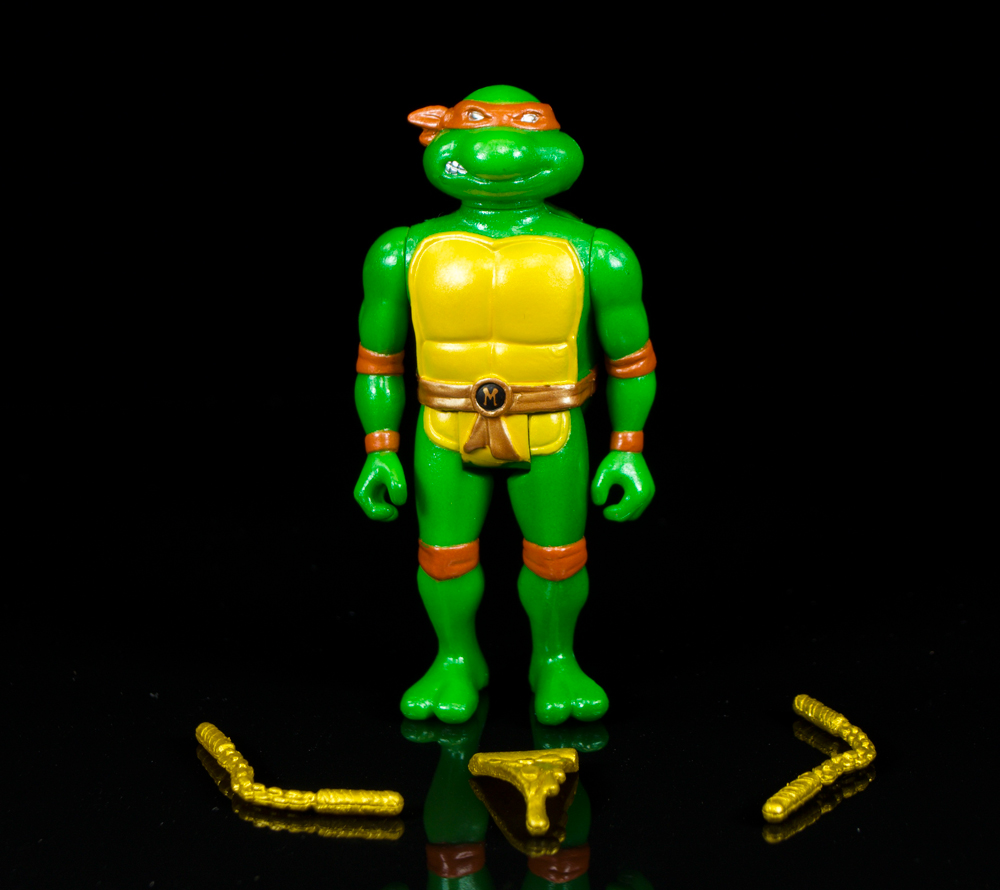 Super7-Still-at-Home-i-con-Exclusives-Review-TMNT-Mike-accessories