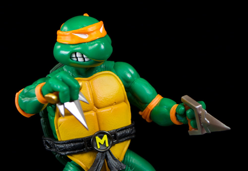 Super7-TMNT-ULTIMATES-Michelangelo-Review-stabby