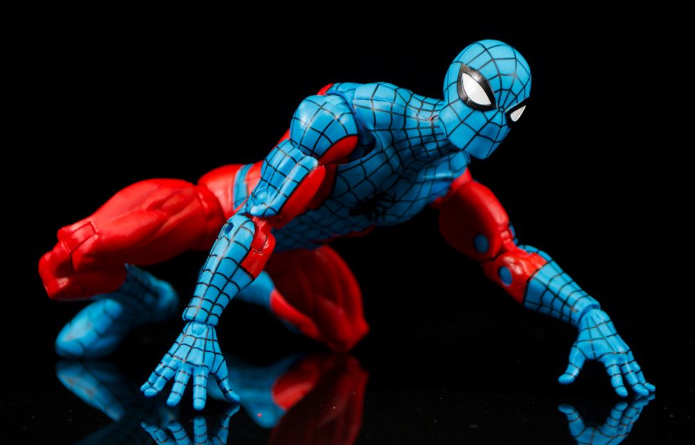 Hasbro: Marvel Legends Retro Series Web-Man Review