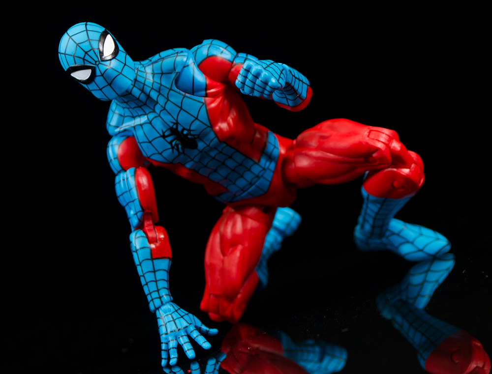 Hasbro: Marvel Legends Retro Series Web-Man Review