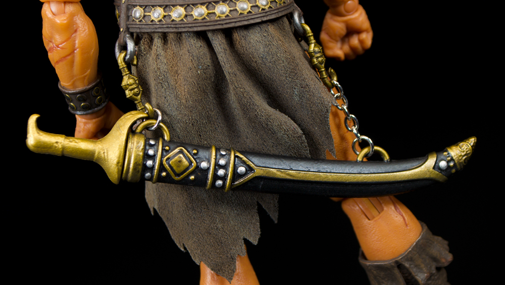 Mezco-One12-Collective-Conan-the-Barbarian-Review-sheath-2