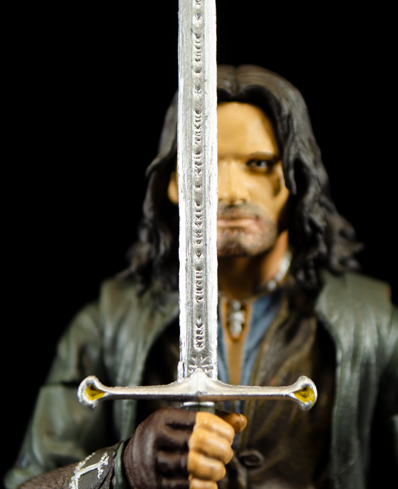 Diamond Select: Lord of the Rings Select Aragorn and Moria Orc Action ...
