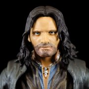 Diamond Select: Lord of the Rings Select Aragorn and Moria Orc Action ...