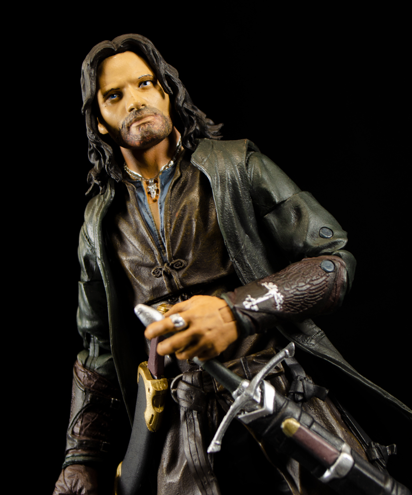 Diamond Select: Lord of the Rings Select Aragorn and Moria Orc Action ...