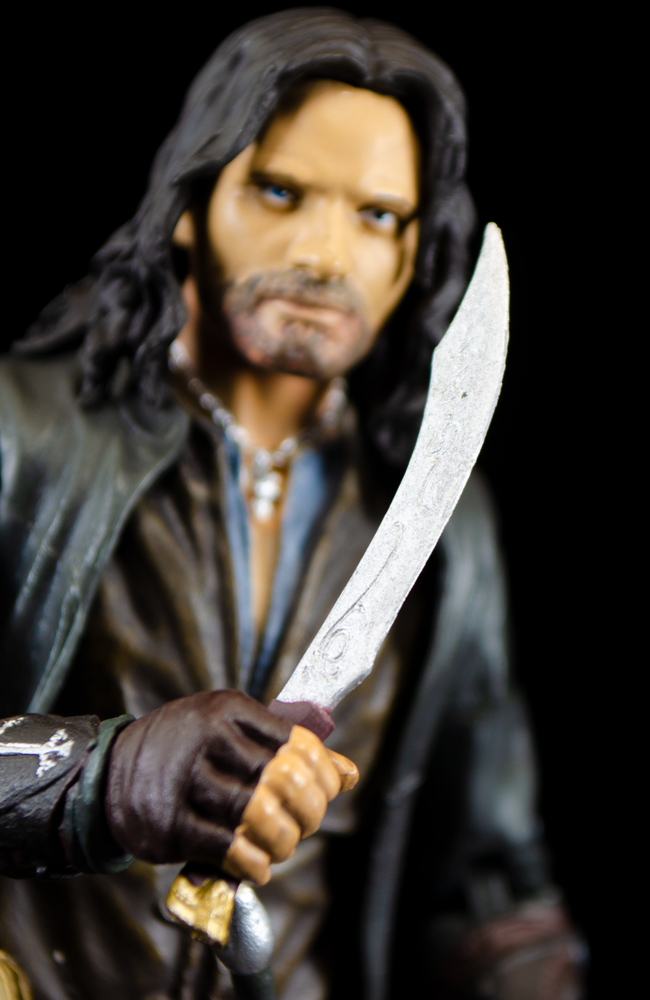 Diamond Select: Lord of the Rings Select Aragorn and Moria Orc Action ...