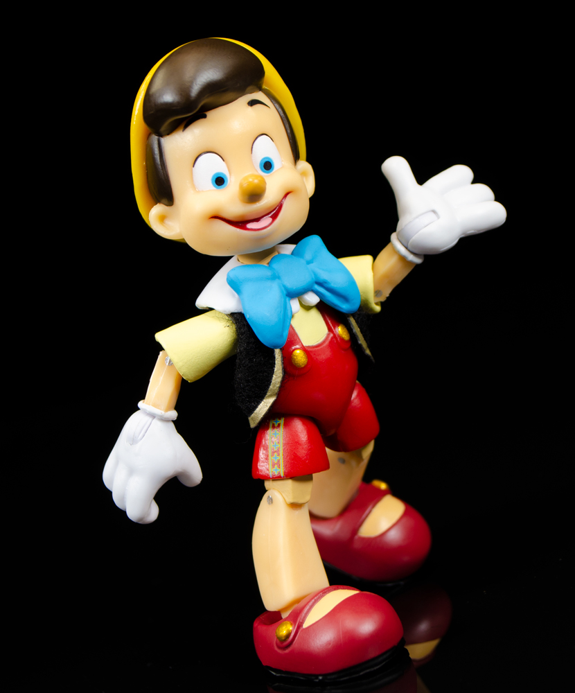 Super7-Disney-ULTIMATES-Pinocchio-Figure-Review-no-strings