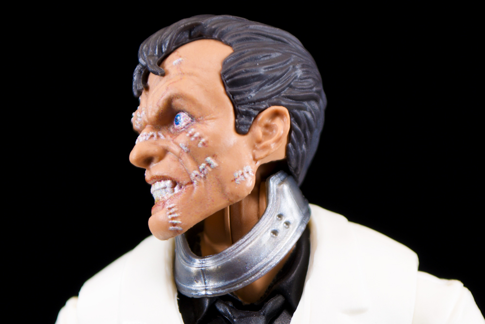 Hasbro-Marvel-Legends-Walgreen-Jigsaw-Figure-Review-neck-cuff