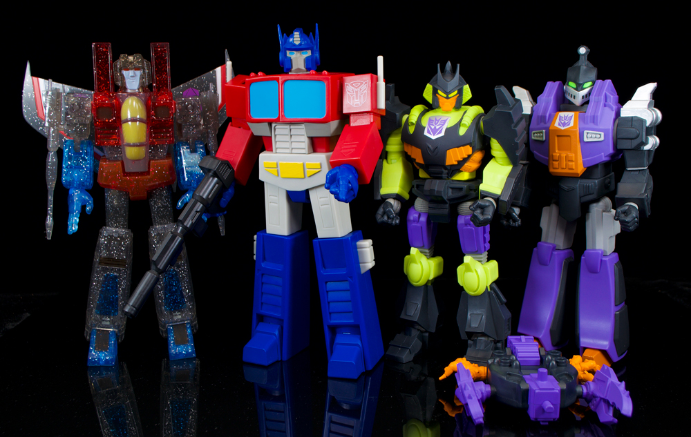 Super7: Transformers ULTIMATES! Optimus Prime First Look
