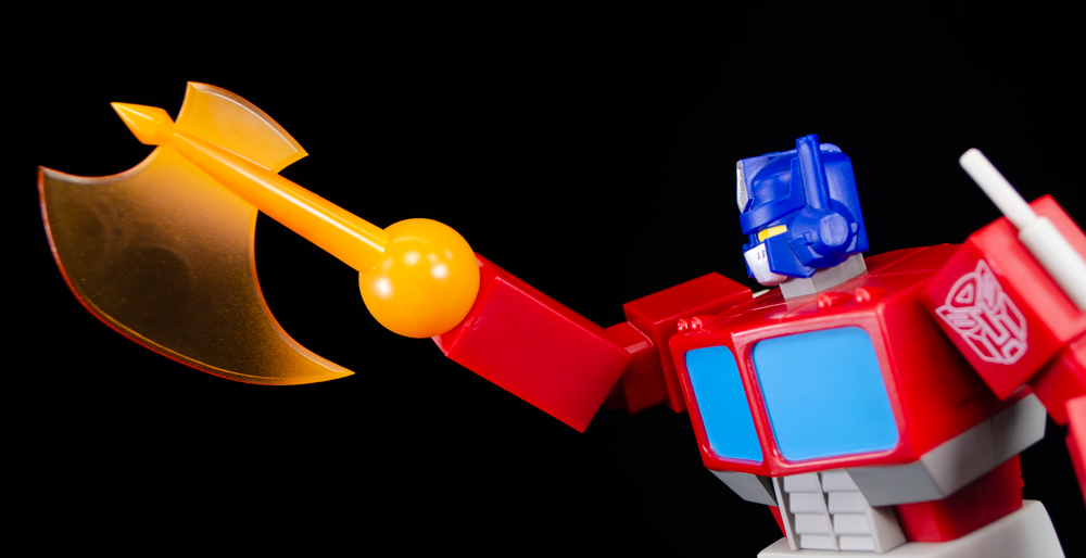 Super7: Transformers ULTIMATES! Optimus Prime First Look