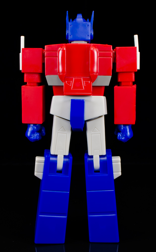 Super7: Transformers ULTIMATES! Optimus Prime First Look