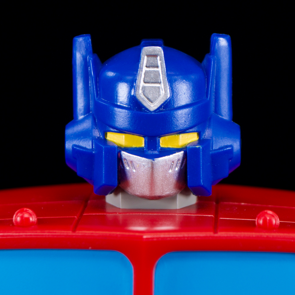 Super7: Transformers ULTIMATES! Optimus Prime First Look
