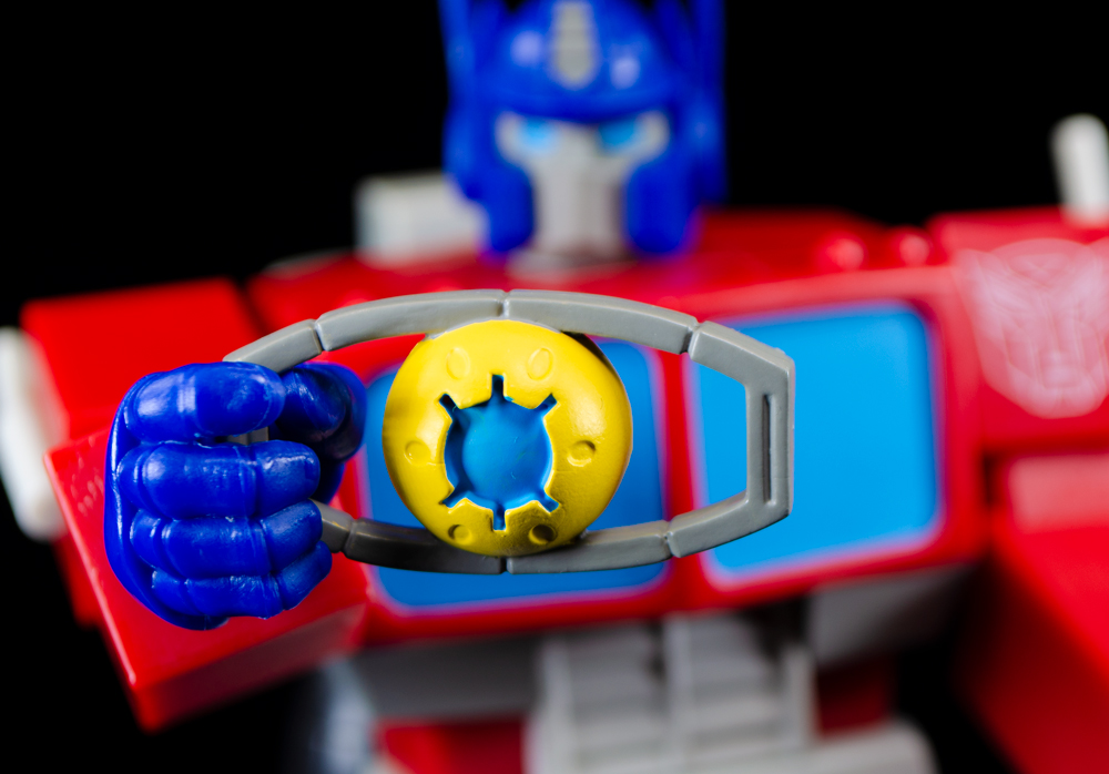 Super7: Transformers ULTIMATES! Optimus Prime First Look