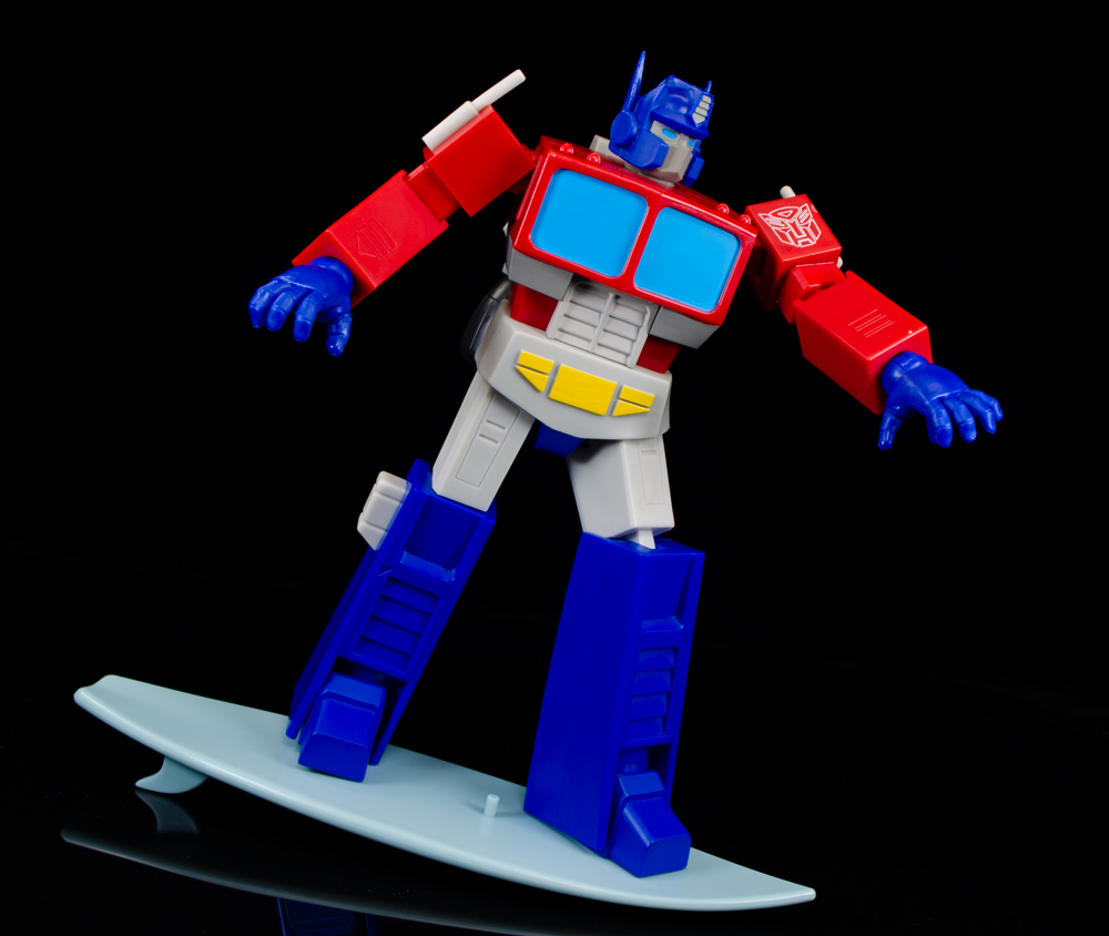 Super7: Transformers ULTIMATES! Optimus Prime First Look