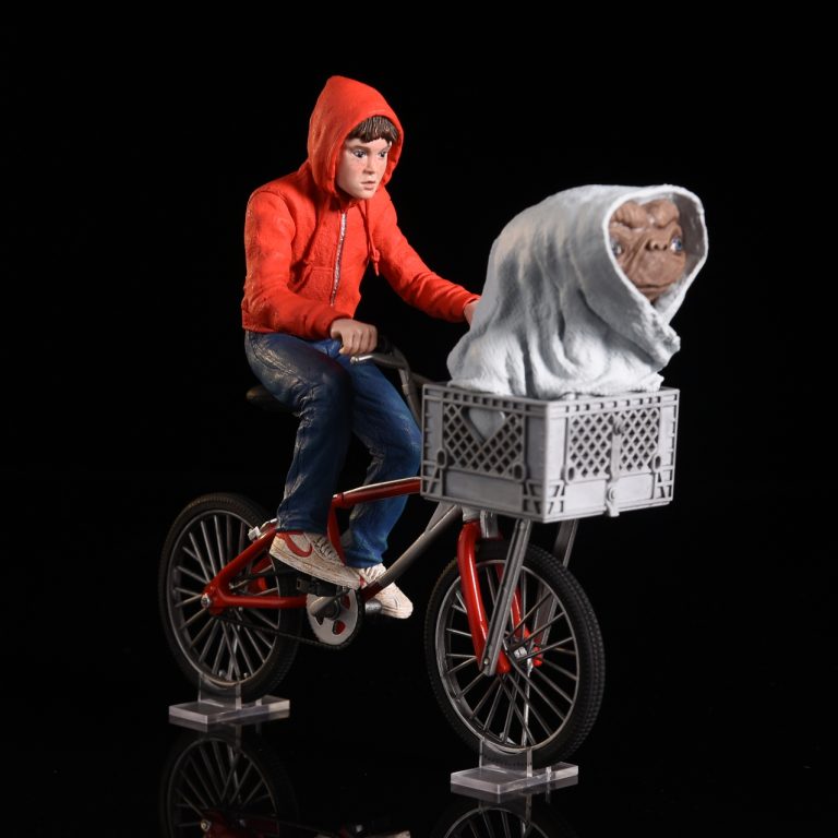 NECA: E.T. 40th Anniversary E.T. and Elliot with Bicycle Review