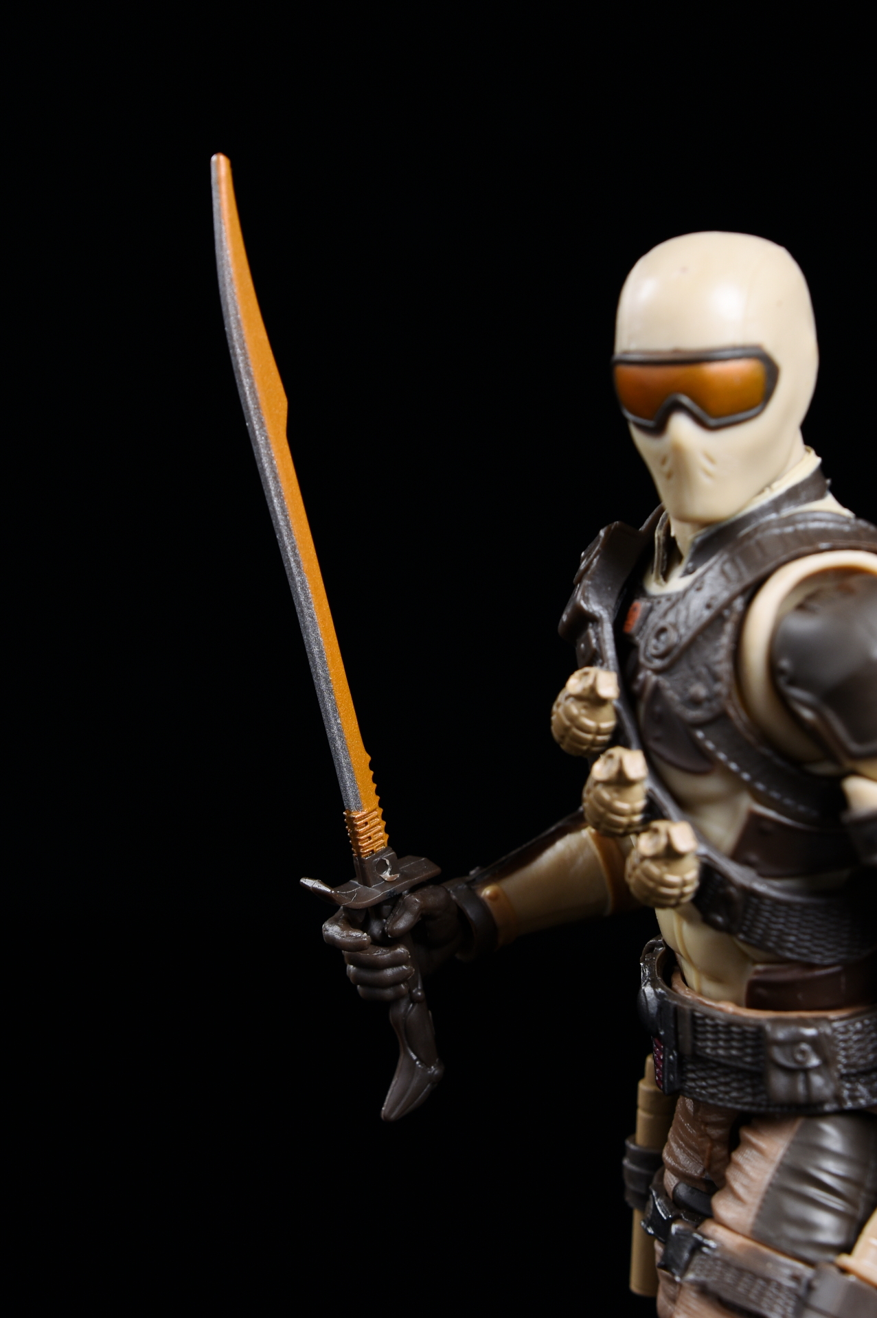 Hasbro: G.I. Joe Classified Desert Commando Snake Eyes Review