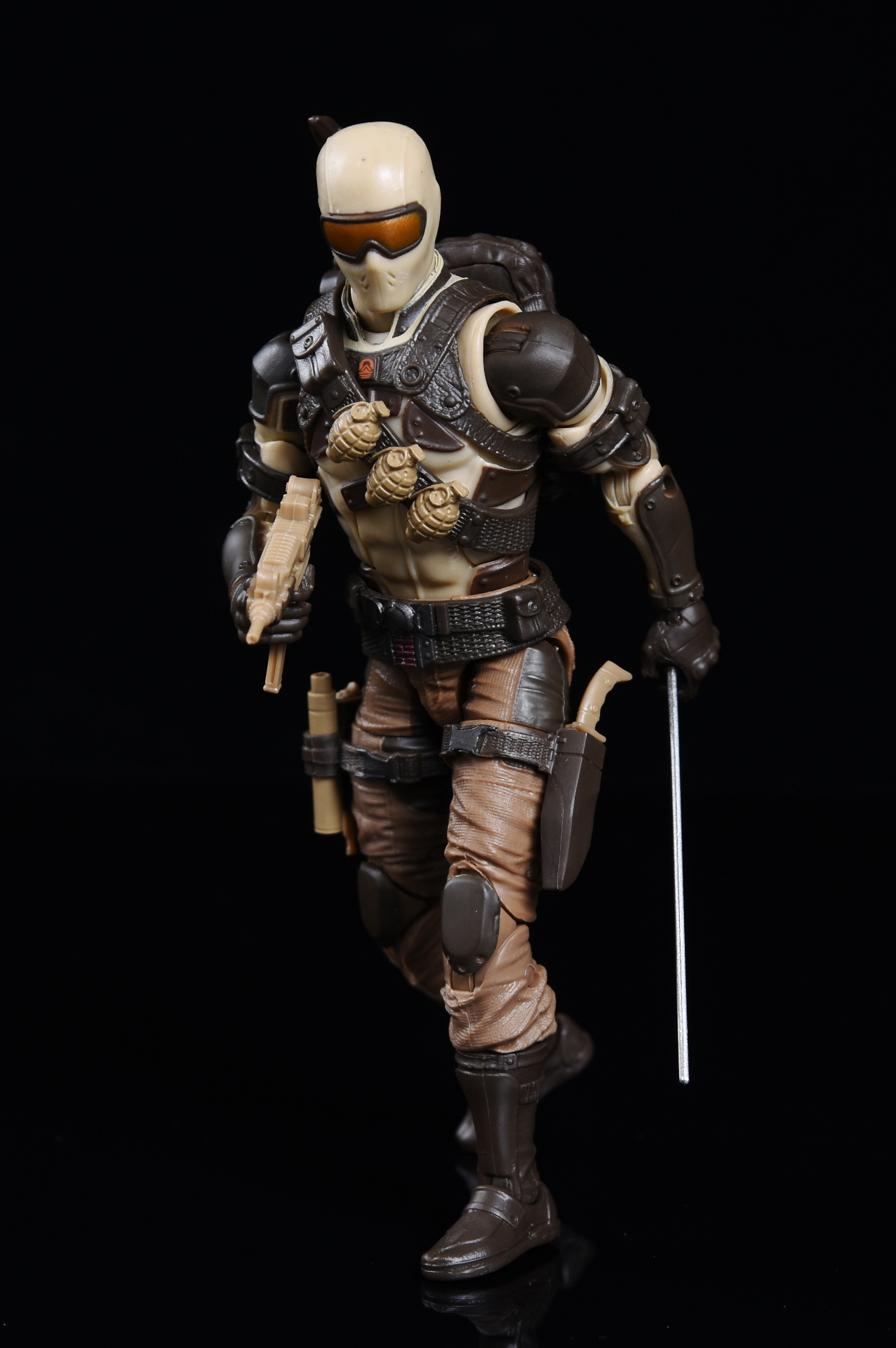 Hasbro: G.I. Joe Classified Desert Commando Snake Eyes Review