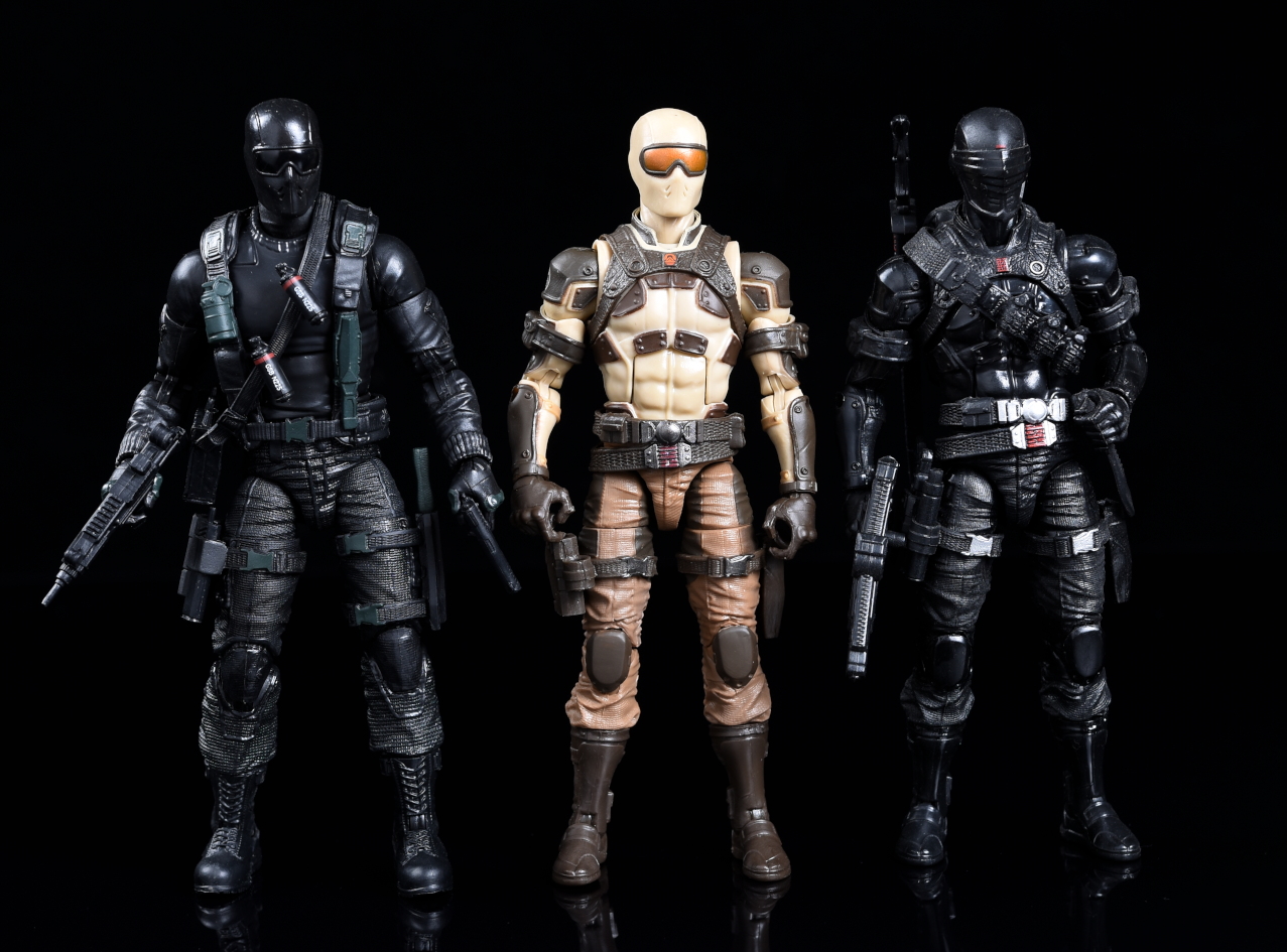 Hasbro: G.I. Joe Classified Desert Commando Snake Eyes Review