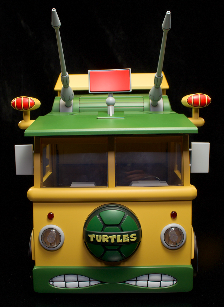 NECA Toys: Teenage Mutant Ninja Turtles Turtle Van First Look and Unboxing