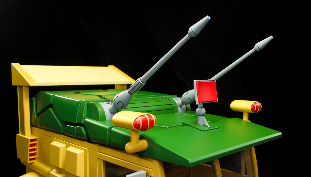 NECA Toys: Teenage Mutant Ninja Turtles Turtle Van First Look and Unboxing