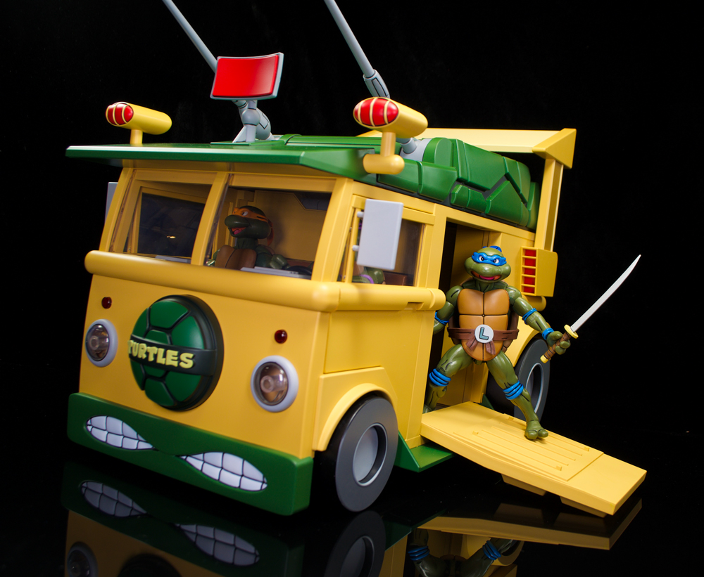 NECA Toys: Teenage Mutant Ninja Turtles Turtle Van First Look and Unboxing