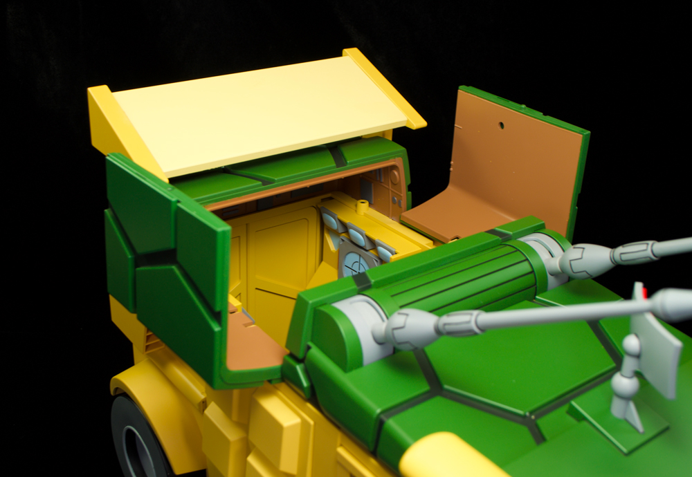 NECA Toys: Teenage Mutant Ninja Turtles Turtle Van First Look and Unboxing
