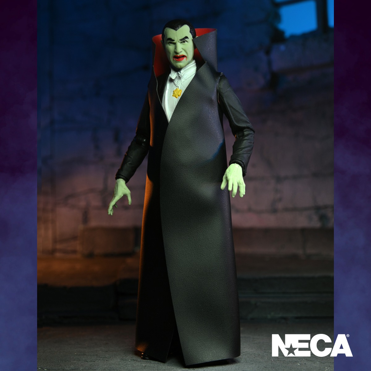 NECA Universal Monsters NECA Store Exclusive Glow In The Dark Dracula ...